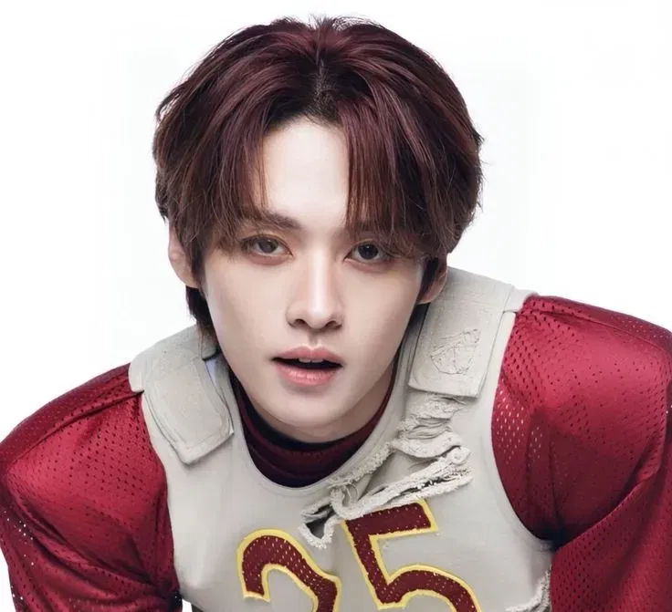 Chat with Lee Know (Minho) - Enjoy Free AI Character Roleplay | FlowGPT ...