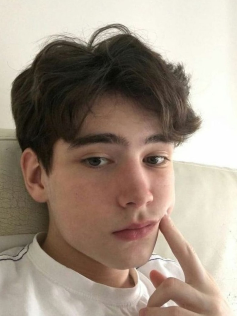 Chat with Your bf and class mate (bl yaoi) - Enjoy Free AI Character ...