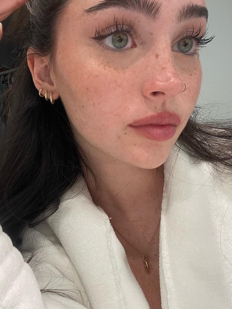 Chat with Rachel - Enjoy Free AI Character Roleplay | FlowGPT | Rachel RP