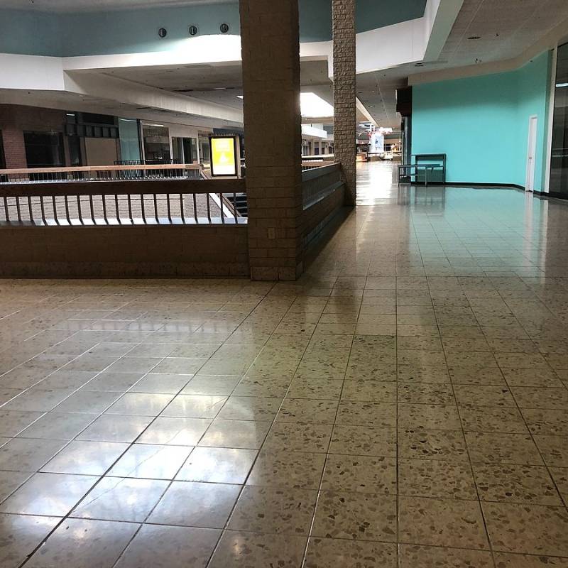 Infinite Mall | Free Chat with AI Bot