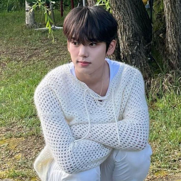 Chat with Step Brother Yujin - Enjoy Free AI Character Roleplay ...