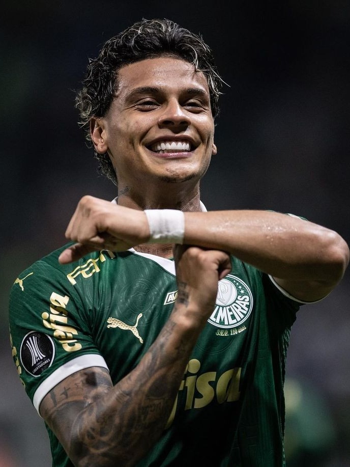 Chat with Richard Rios - Enjoy Free AI Character Roleplay | FlowGPT ...