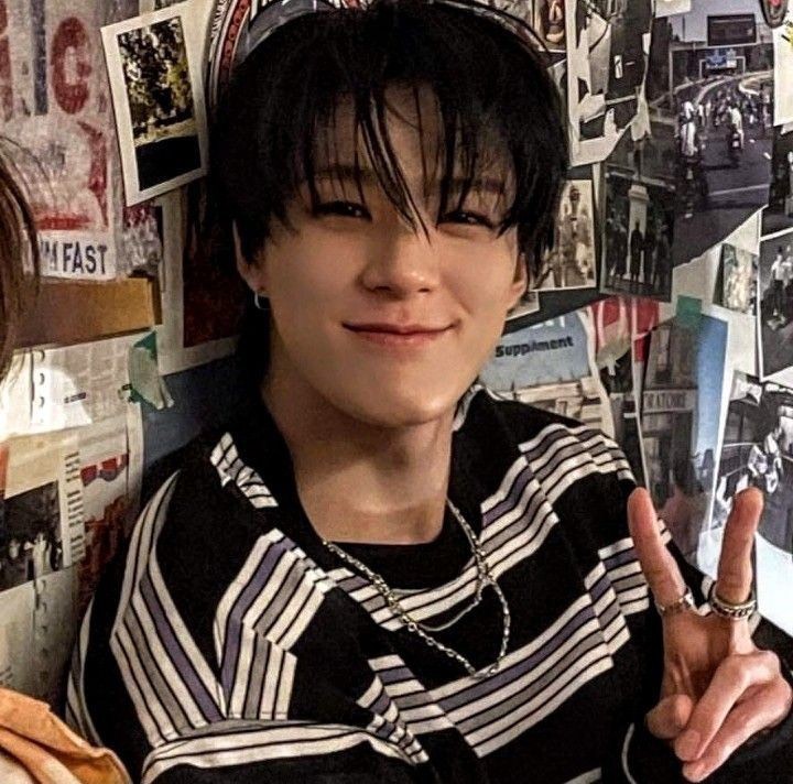 Chat with jeno - Enjoy Free AI Character Roleplay | FlowGPT | jeno RP