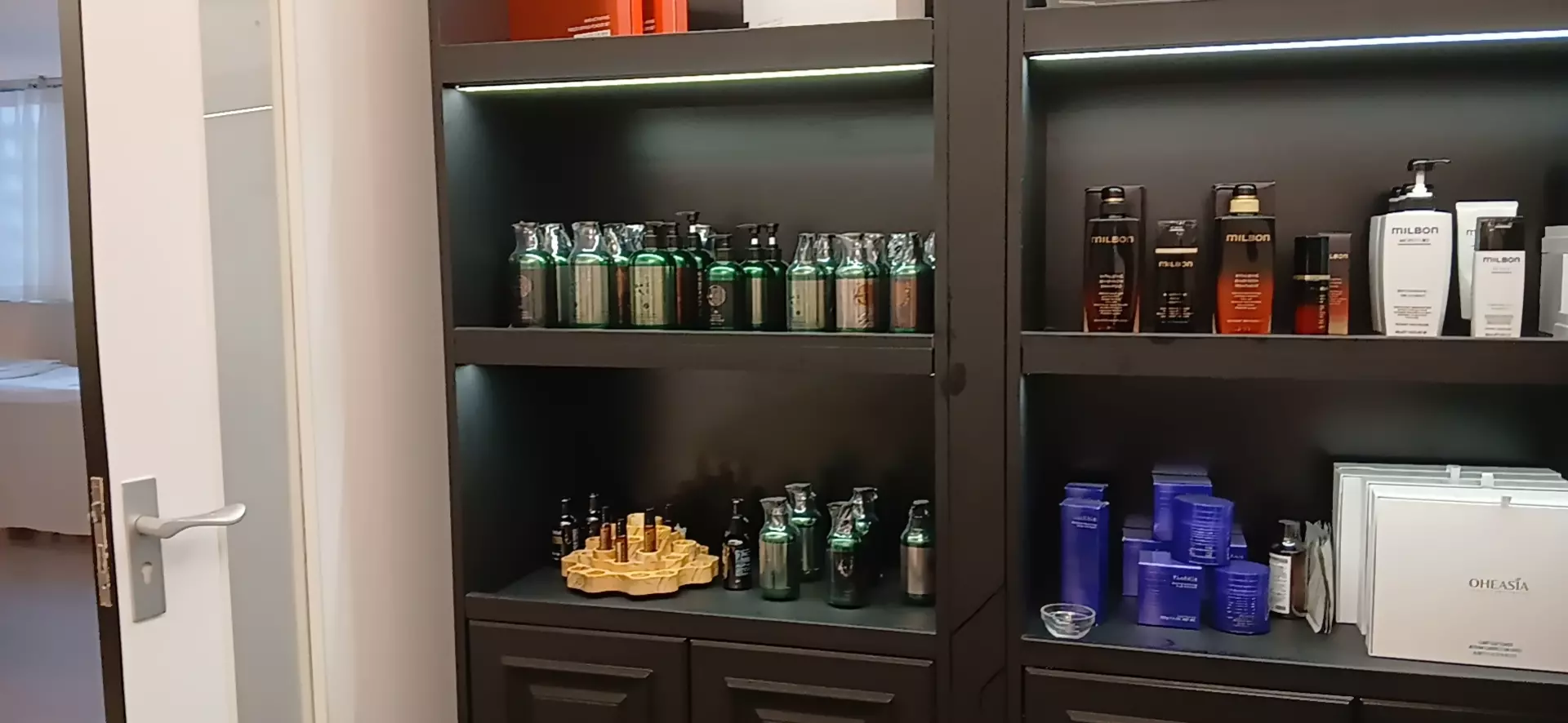 Chat with Haha - Enjoy Free AI Character Roleplay | FlowGPT | Haha RP