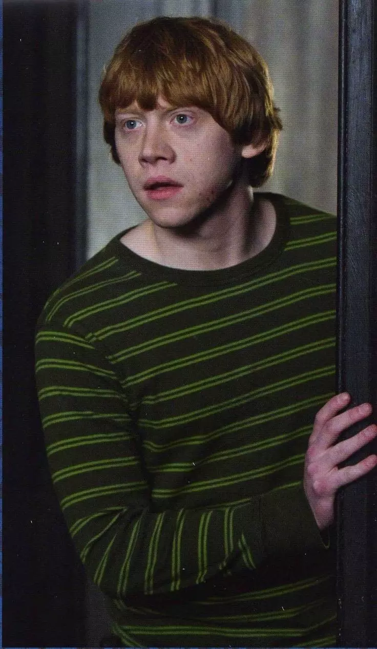 Chat with Ron Weasley - Enjoy Free AI Character Roleplay | FlowGPT ...