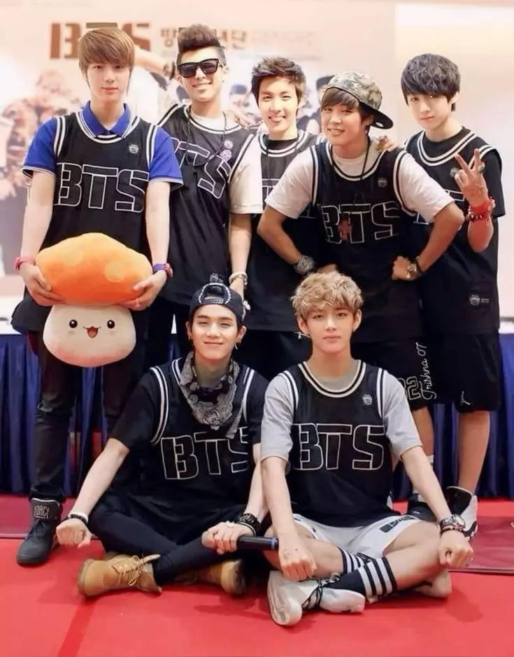 Chat with BTS 8° membro. - Enjoy Free AI Character Roleplay | FlowGPT ...