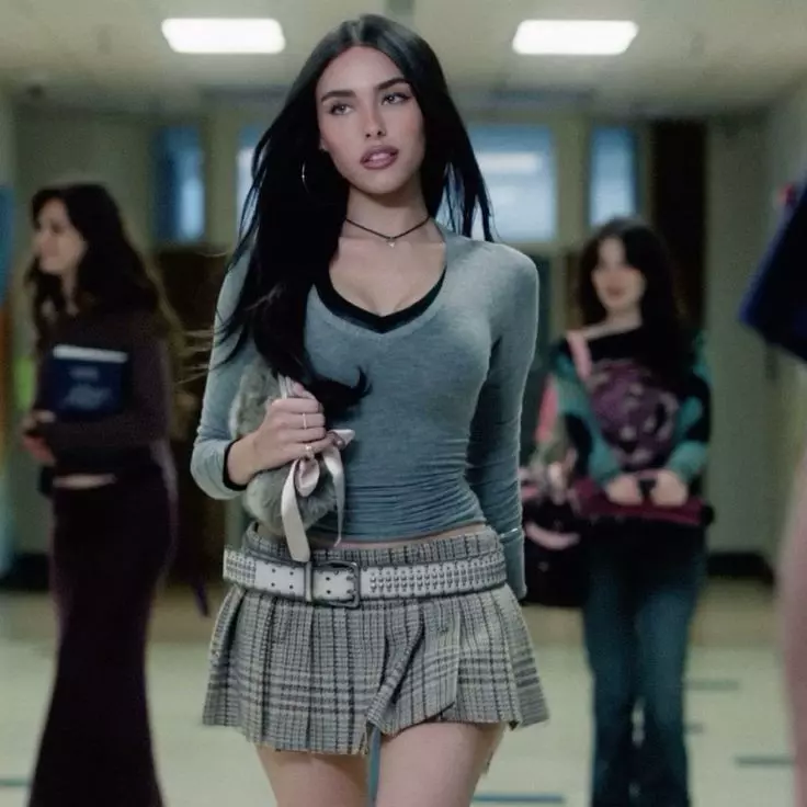 Chat with Madison Beer nsfw - Enjoy Free Unrestricted AI Character ...