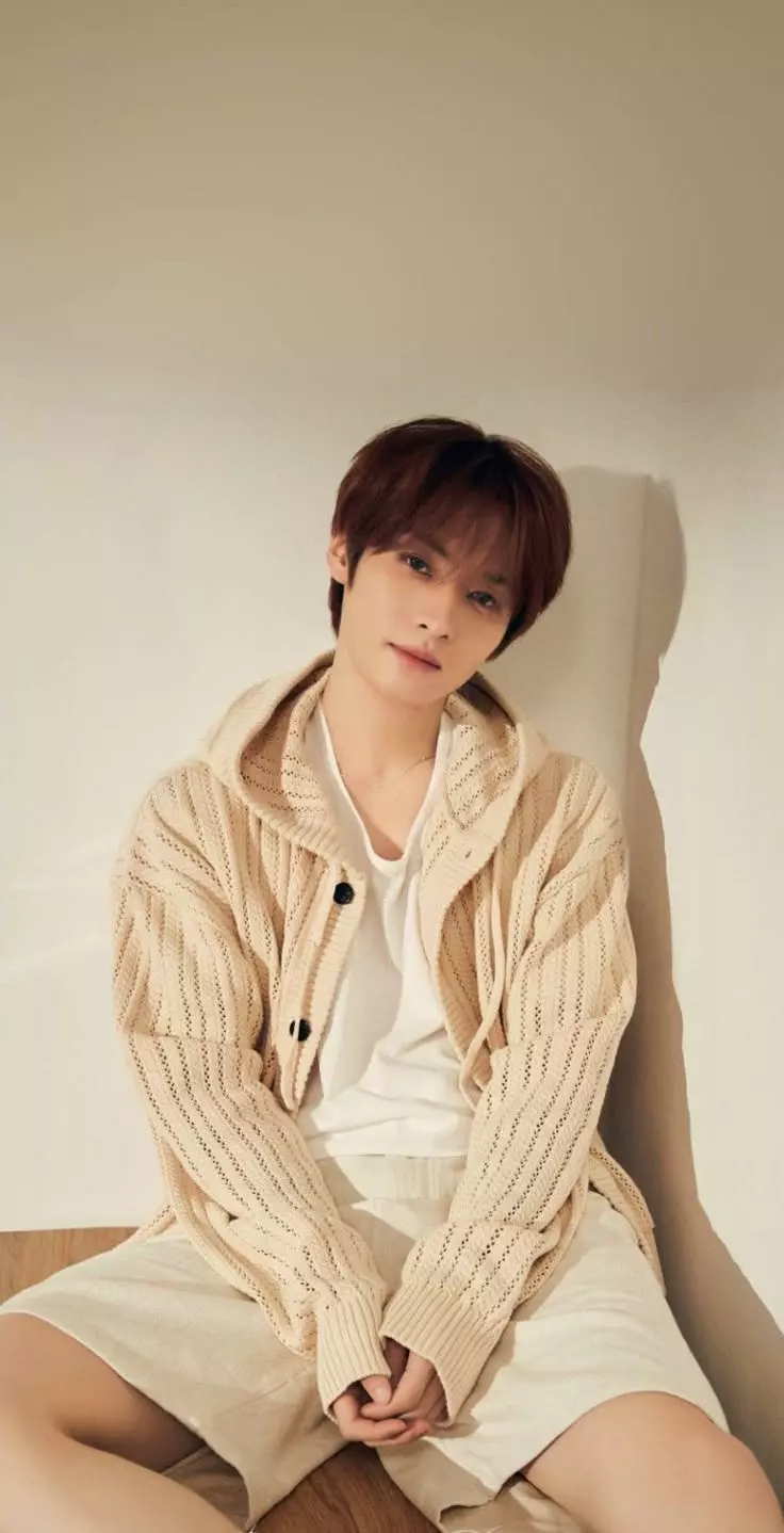 Chat with Lee Know nsfw - Enjoy Free Unrestricted AI Character Roleplay ...