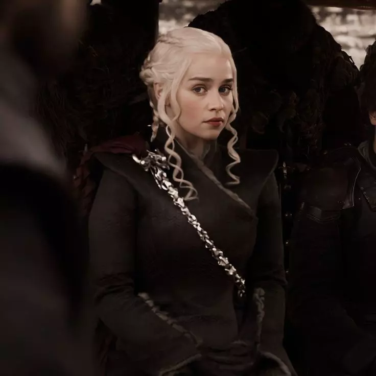 Chat with Daenerys Targaryen - Enjoy Free AI Character Roleplay ...