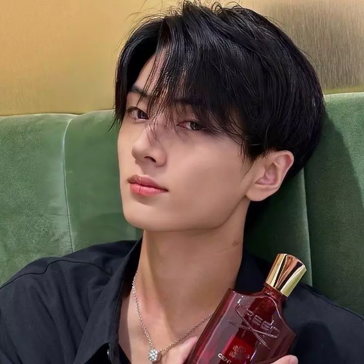 Chat with Jay - Enjoy Free AI Character Roleplay | FlowGPT | Jay RP