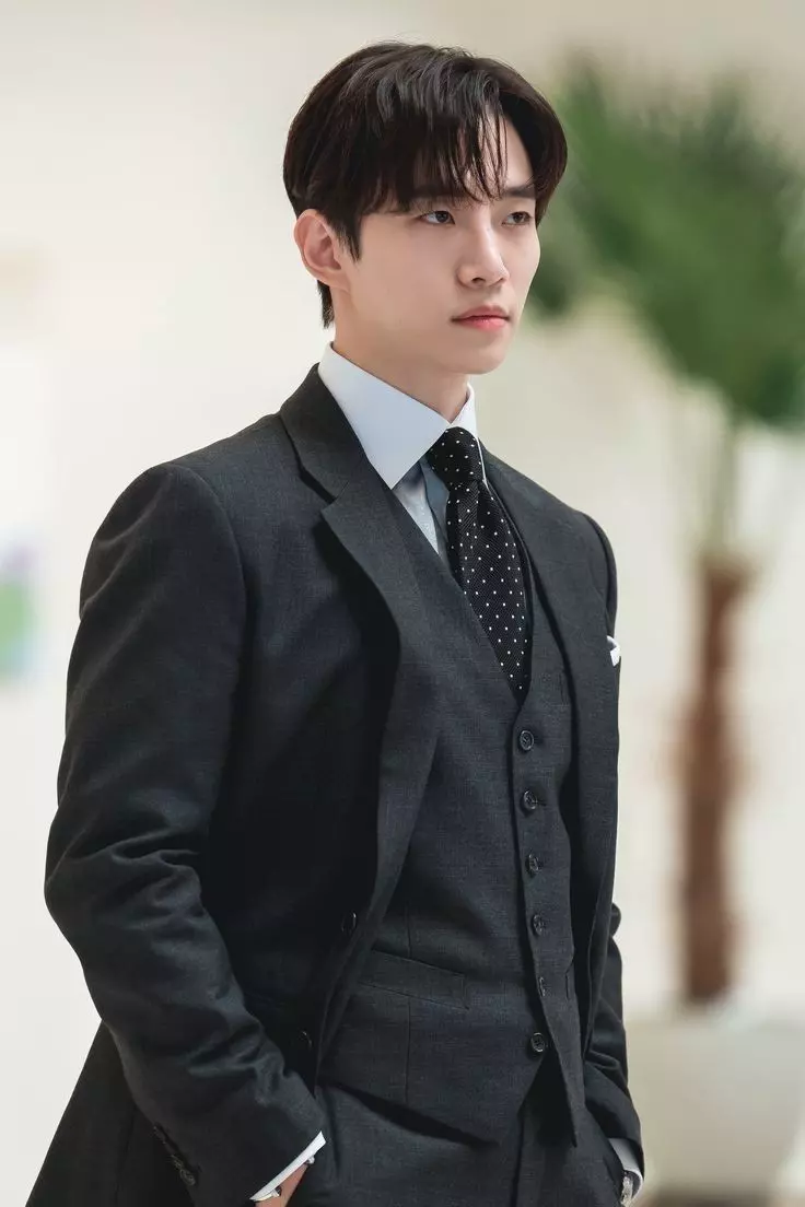 Chat with Gu won - Enjoy Free AI Character Roleplay | FlowGPT | Gu won RP