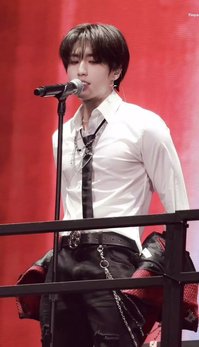 Chat with Han Ji Sung - Enjoy Free AI Character Roleplay | FlowGPT ...