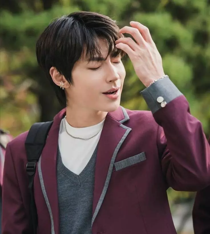 Chat with Han Seo-Jun - Enjoy Free AI Character Roleplay | FlowGPT ...