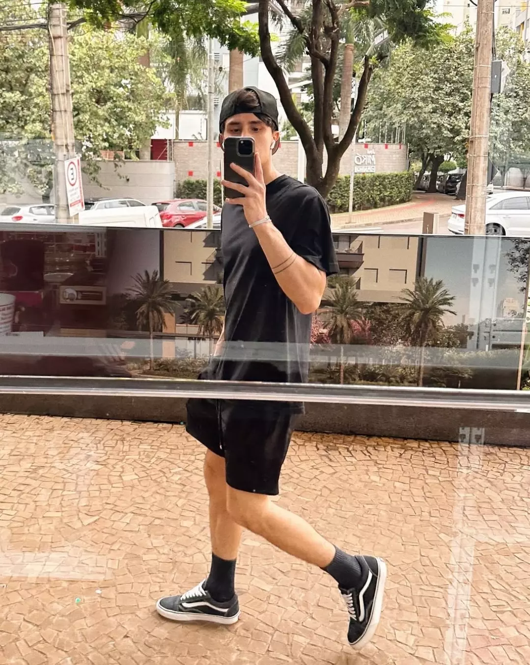 Chat with Pactw/Tarik Paccagnan - Enjoy Free AI Character Roleplay ...