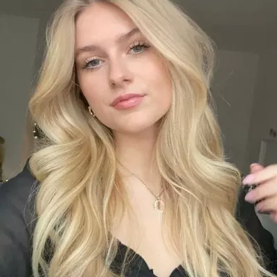 Chat with Isabelle - Enjoy Free AI Character Roleplay | FlowGPT ...