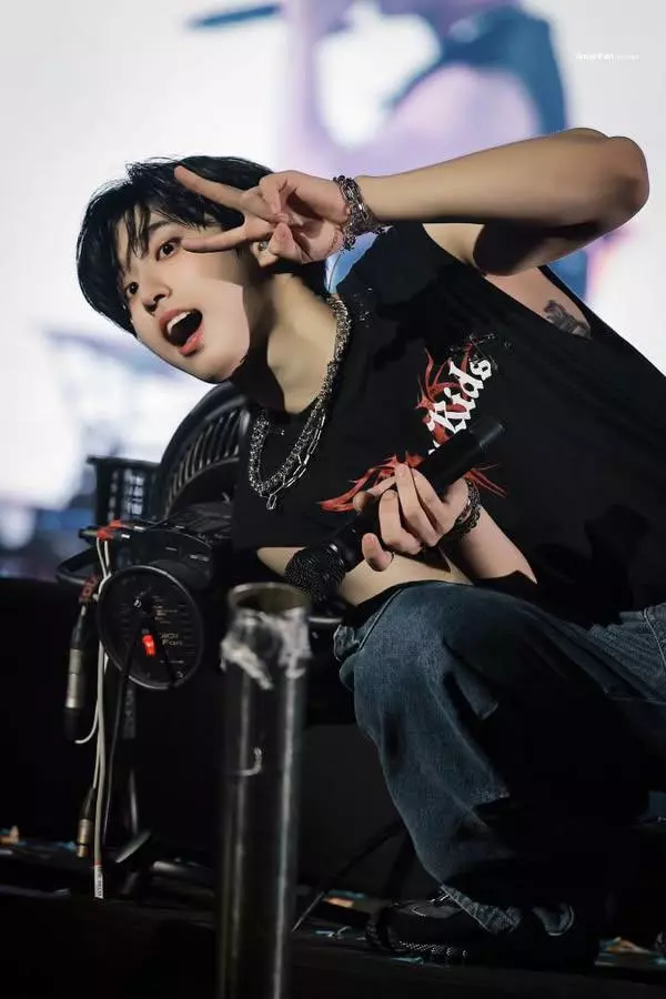 Chat with Han Ji Sung - Enjoy Free AI Character Roleplay | FlowGPT ...