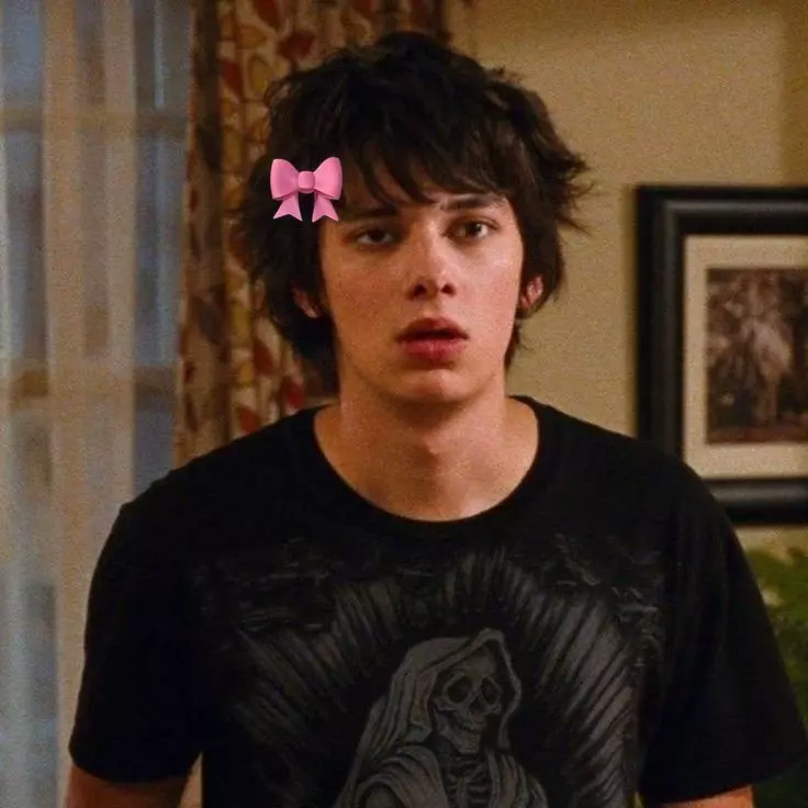 Chat with Rodrick Heffley - Enjoy Free AI Character Roleplay | FlowGPT ...