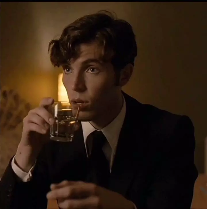 Chat with Ton Riddle - Enjoy Free AI Character Roleplay | FlowGPT | Ton ...