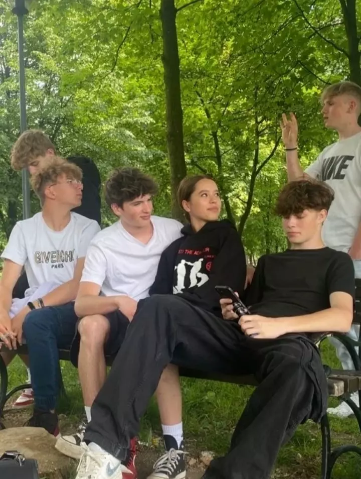 Chat with Guys Bsf nsfw - Enjoy Free Unrestricted AI Character Roleplay ...