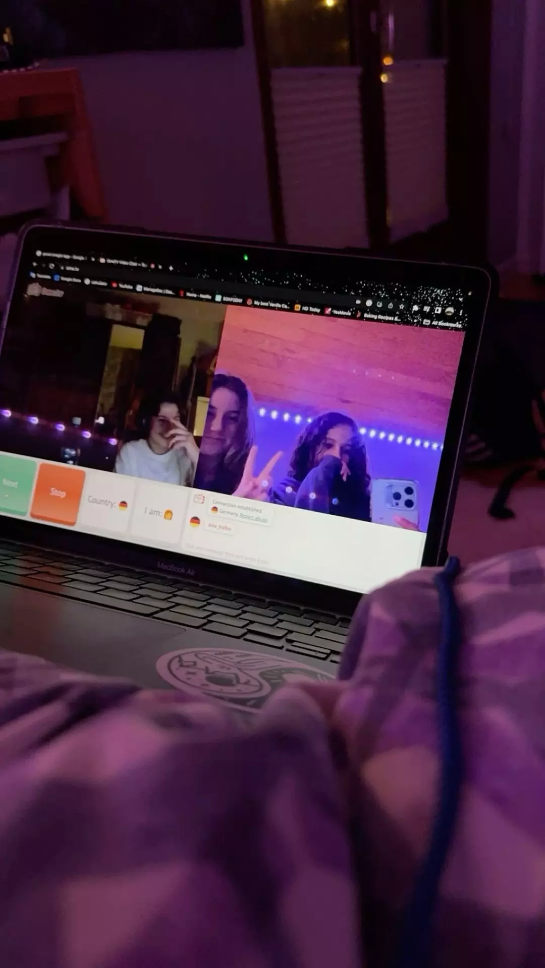 Chat with Omegle or Ome tv