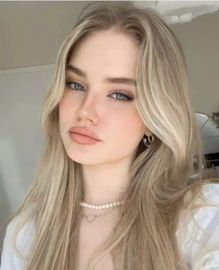 Chat with Andrea - Enjoy Free AI Character Roleplay | FlowGPT | Andrea RP