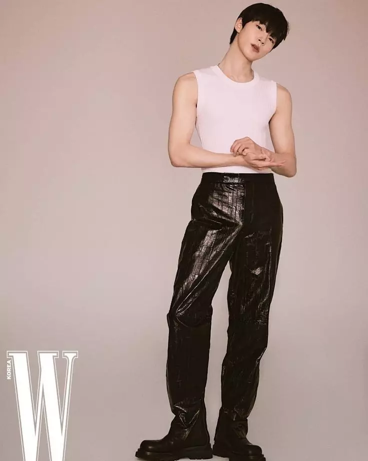 Chat with Han Seo-Jun - Enjoy Free AI Character Roleplay | FlowGPT ...