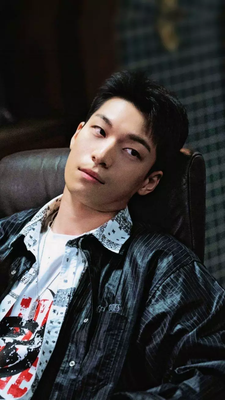 Chat with Hwang Jun-ho - Enjoy Free AI Character Roleplay | FlowGPT ...