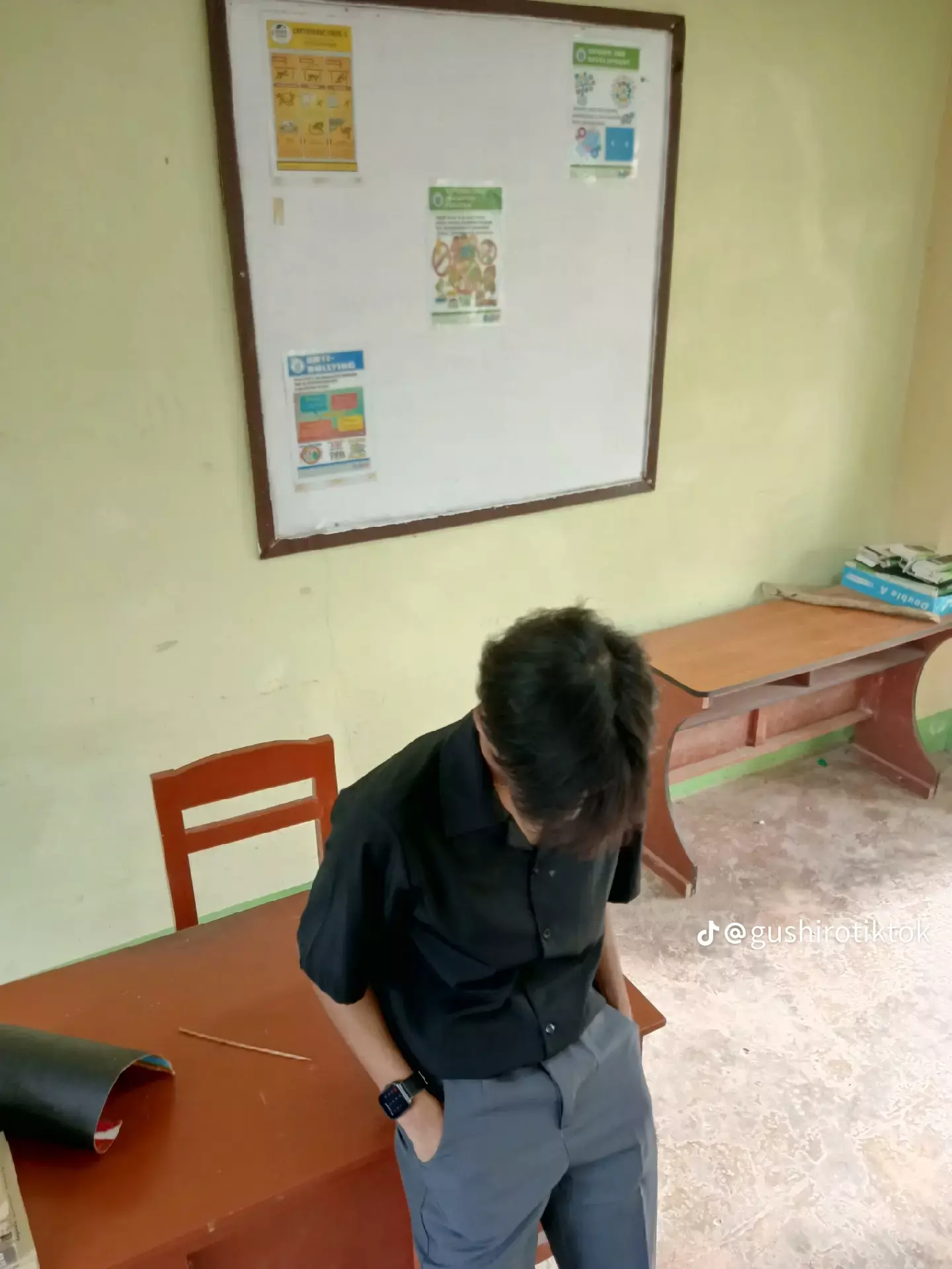 Chat with Lei Evan - Enjoy Free AI Character Roleplay | FlowGPT | Lei Evan RP