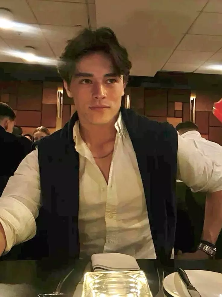 Chat with David McCall - Enjoy Free AI Character Roleplay | FlowGPT ...