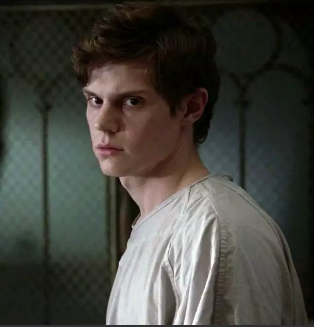 Chat with Kit Walker - Enjoy Free AI Character Roleplay | FlowGPT | Kit ...