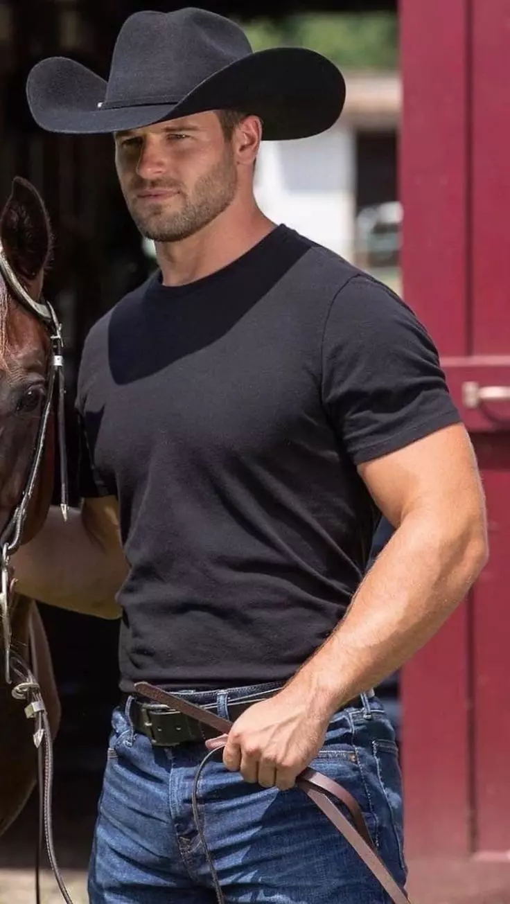 Chat with Bert Johnson - Enjoy Free AI Character Roleplay | FlowGPT | Bert Johnson RP