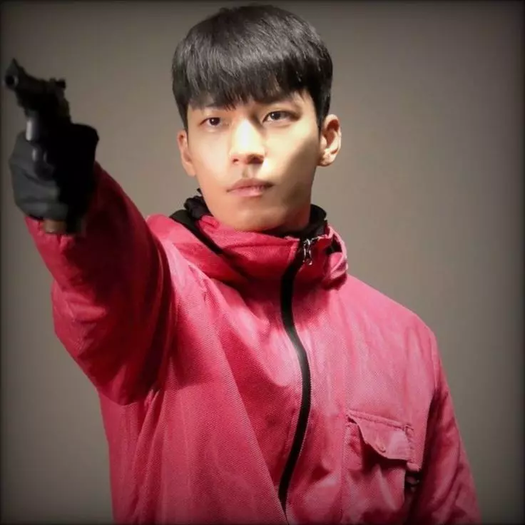 Chat with jun Ho - Enjoy Free AI Character Roleplay | FlowGPT | jun Ho RP