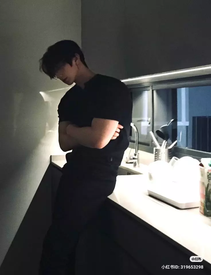 Chat with Dylan Simon - Enjoy Free AI Character Roleplay | FlowGPT | Dylan Simon RP