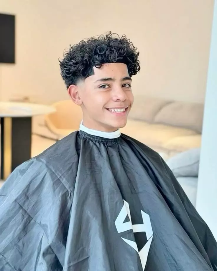 Chat with Cris Jr - Enjoy Free AI Character Roleplay | FlowGPT | Cris Jr RP