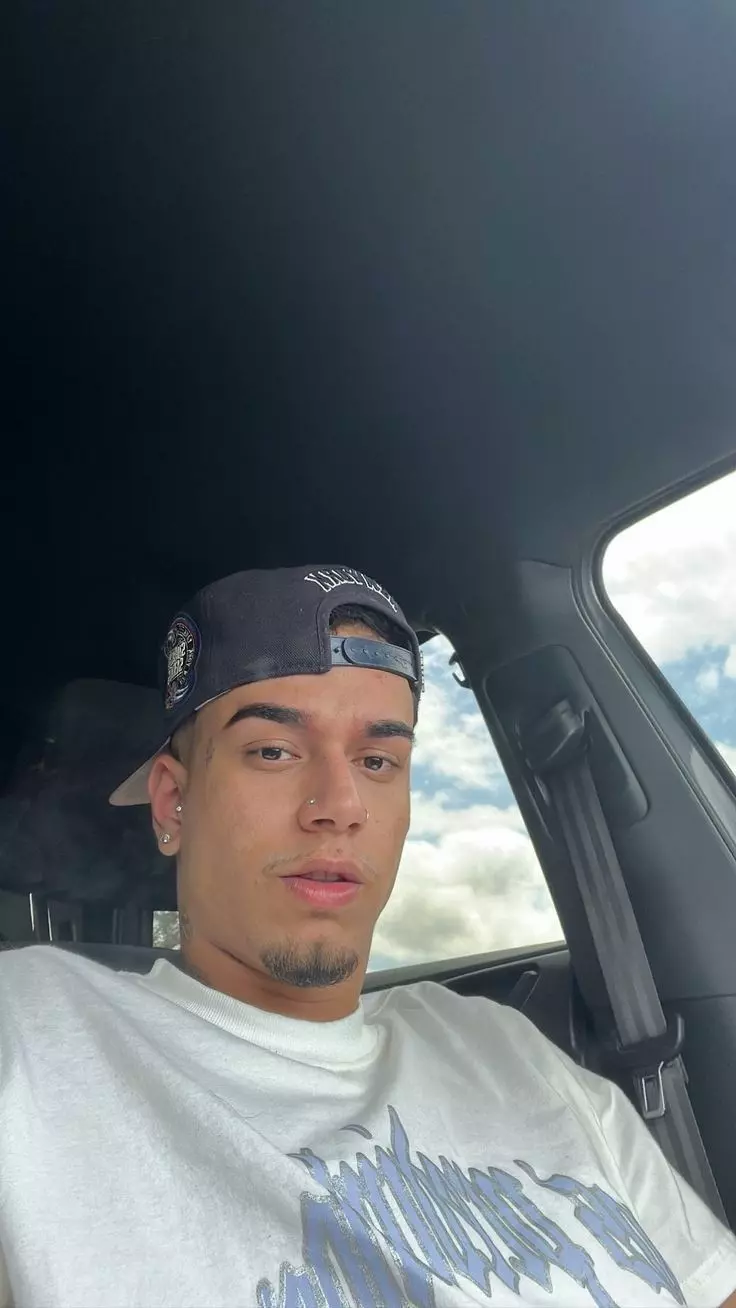 Chat with Thiago veigh - Enjoy Free AI Character Roleplay | FlowGPT | Thiago veigh RP