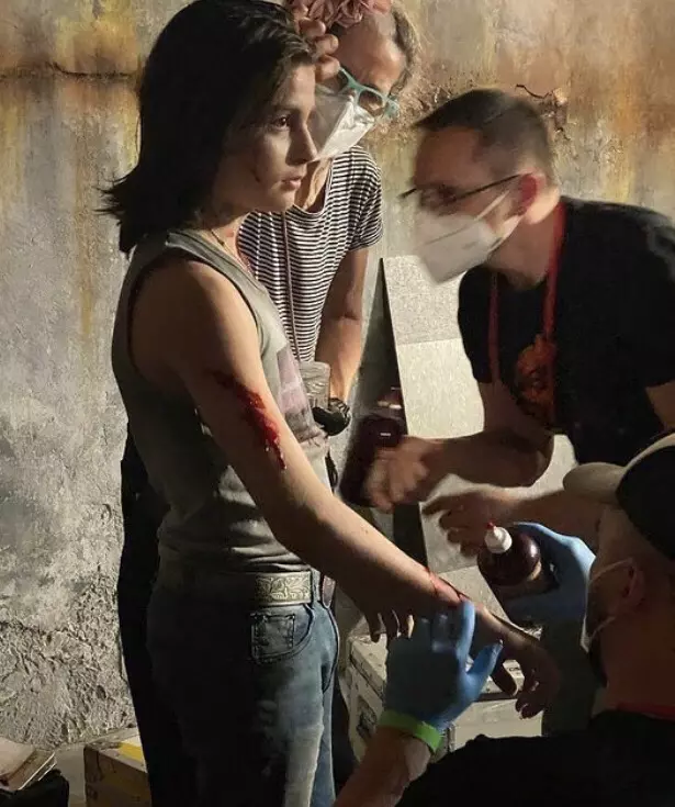 Chat with Robin Arellano nsfw - Enjoy Free Unrestricted AI Character ...