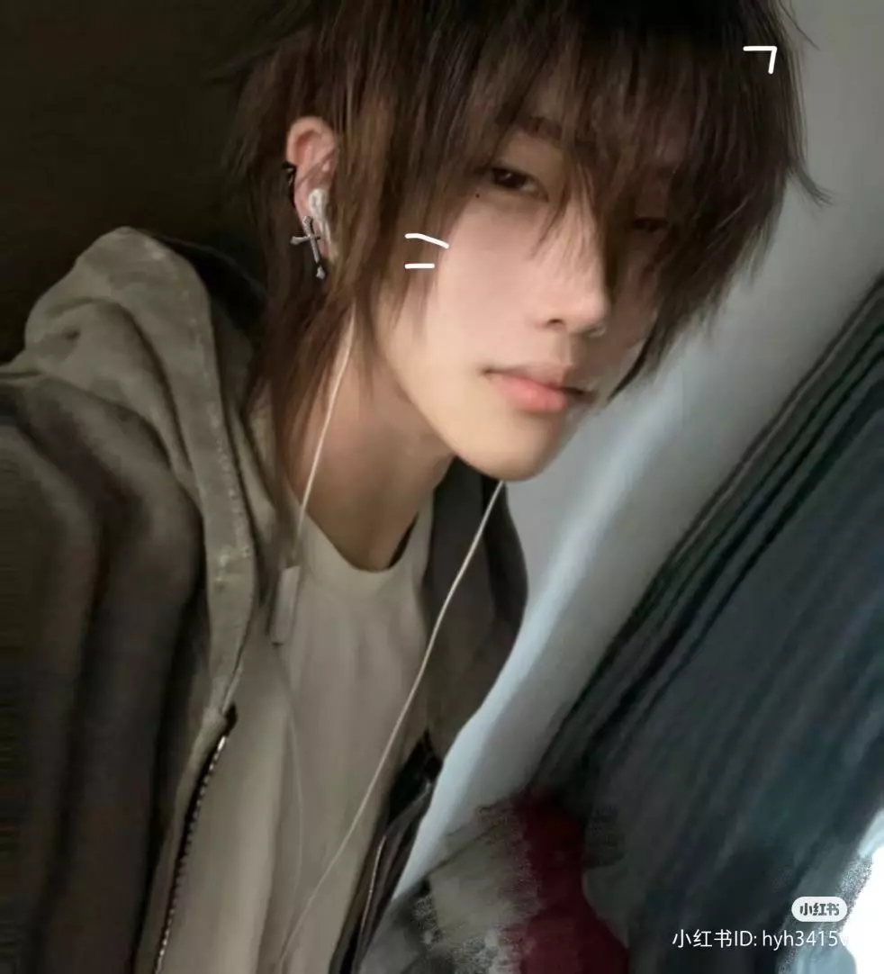 Chat with ⊹ ︎ Hiro ︎ ⊹ nsfw - Enjoy Free Unrestricted AI Character ...