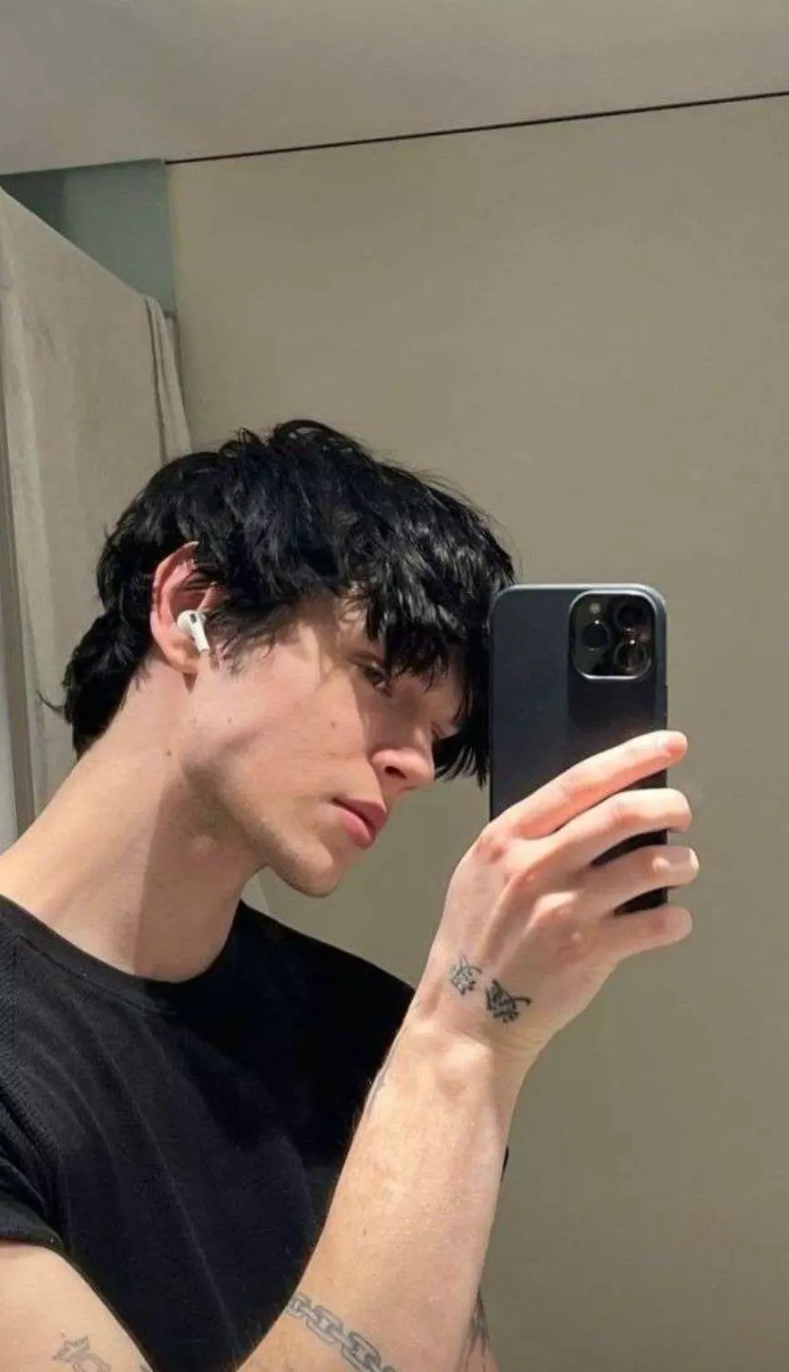 Chat with Damon torrece - Enjoy Free AI Character Roleplay | FlowGPT ...