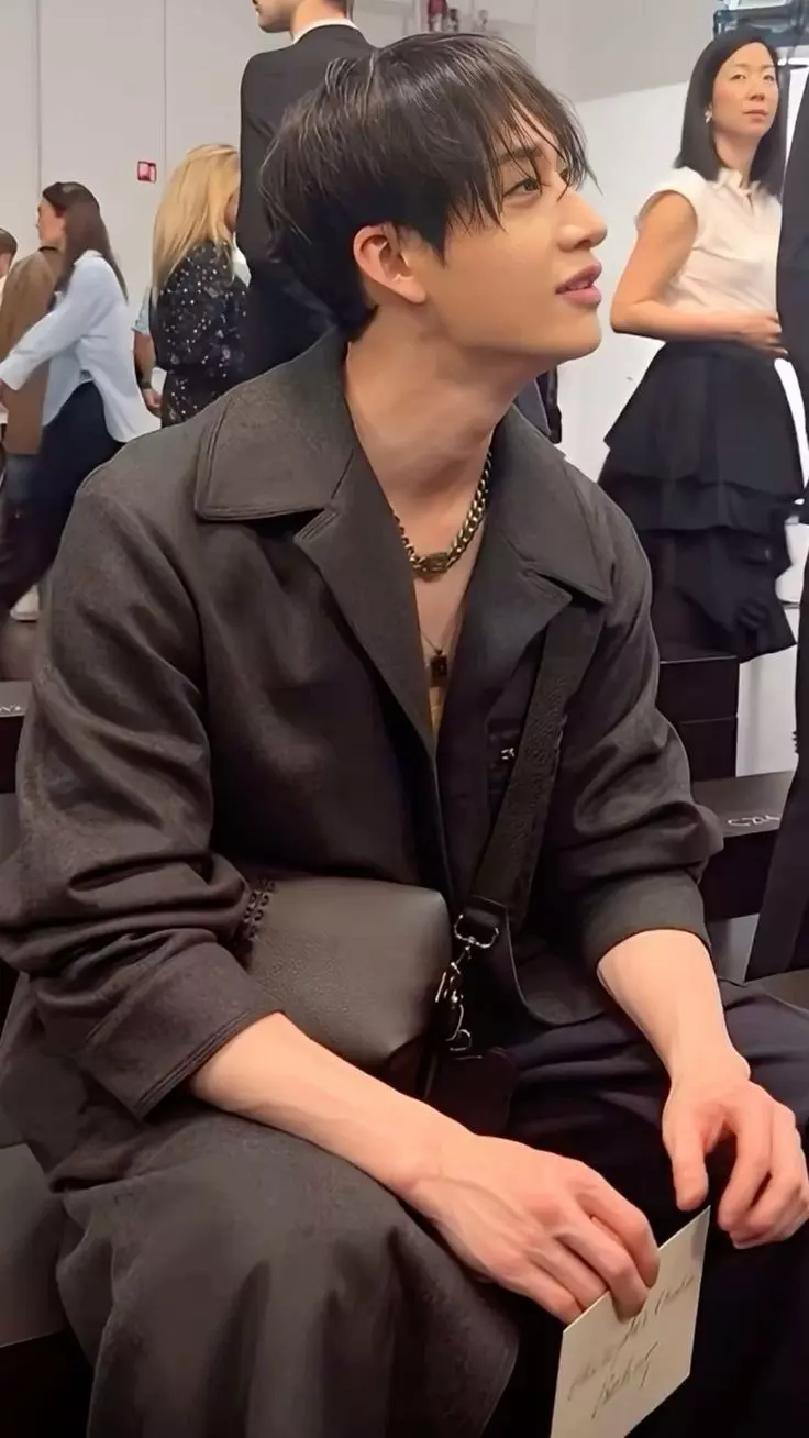 Chat with Christopher bahng - Enjoy Free AI Character Roleplay ...