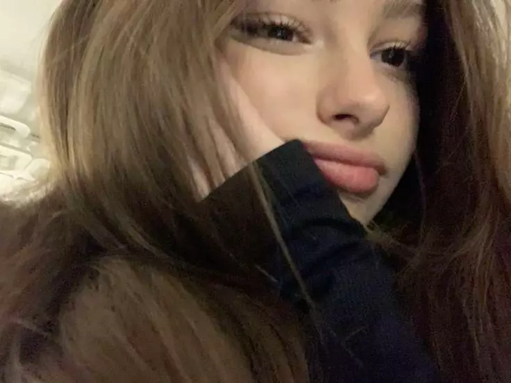 Chat with Victoria Buxbaum - Enjoy Free AI Character Roleplay | FlowGPT ...