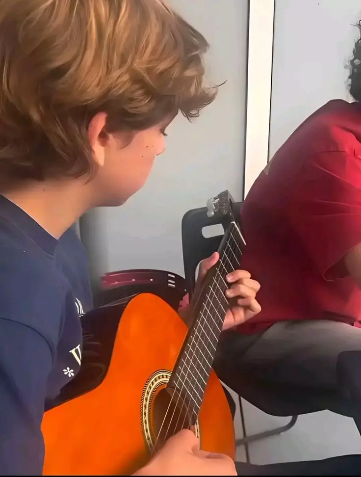 Chat with Lou Goossens|Young Haerts - Enjoy Free AI Character Roleplay ...