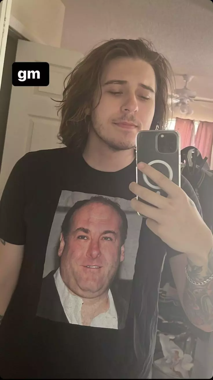 Chat with Juicy (geage gibson) - Enjoy Free AI Character Roleplay ...