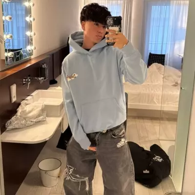 Chat with max (footballer) - Enjoy Free AI Character Roleplay | FlowGPT ...