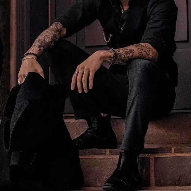 Chat with Dion - Enjoy Free AI Character Roleplay | FlowGPT | Dion RP