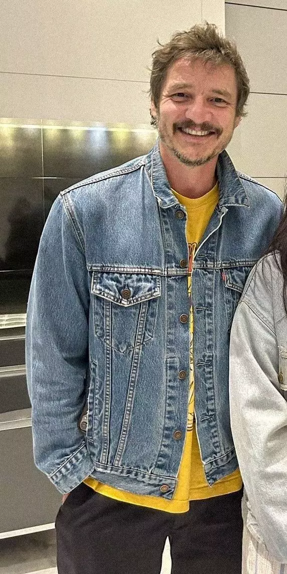 Chat with Pedro Pascal - Enjoy Free AI Character Roleplay | FlowGPT ...