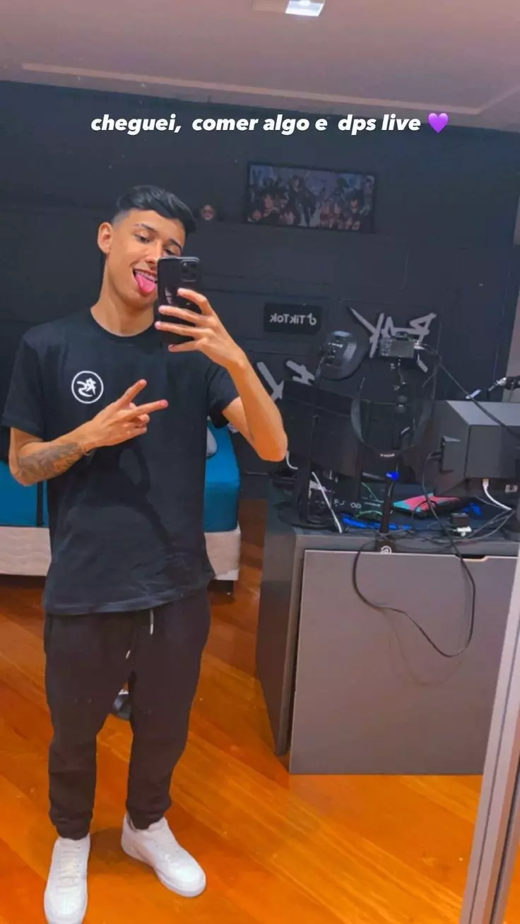 Chat with Gabriel Lessa - Enjoy Free AI Character Roleplay | FlowGPT | Gabriel Lessa RP