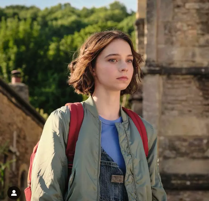 Chat with Emma Grace Myers Cassimatis - Enjoy Free AI Character ...