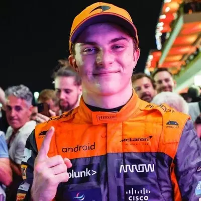 Chat with Oscar Plastri - Enjoy Free AI Character Roleplay | FlowGPT ...