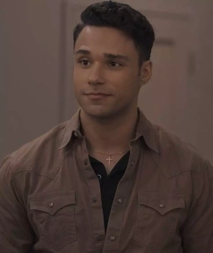 Chat with Carlos Reyes|Tarlos|temp 6 - Enjoy Free AI Character Roleplay ...