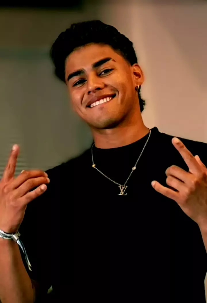 Chat with Andrew - Enjoy Free AI Character Roleplay | FlowGPT | Andrew RP